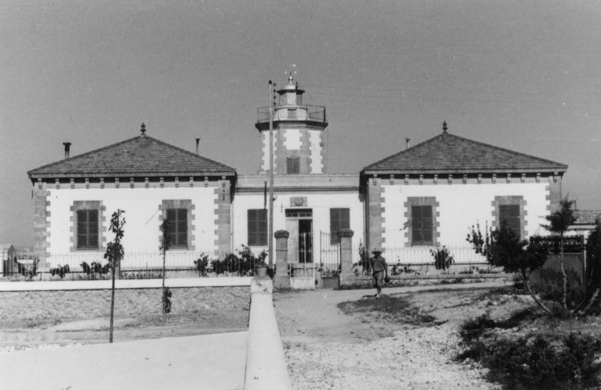 Ses Coves Blanques, el primer faro de la bahía de Portmany - Salvem Sa ...